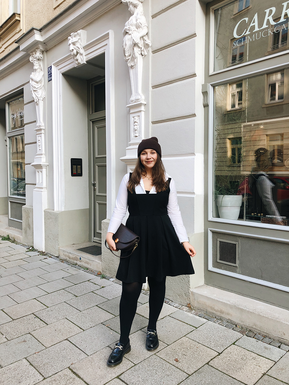 Outfit: The Queen's Gambit - amazed